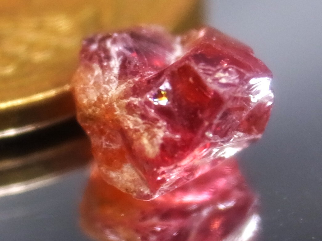 Yahoo!オークション - 1.66ct 新品・天然パパラチアサファイヤ原石 ピ...