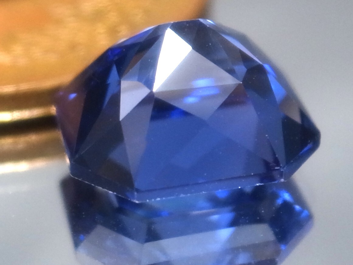 Yahoo!オークション - 7.61ct 新品・最先端技術のレーザー光線によるニ...