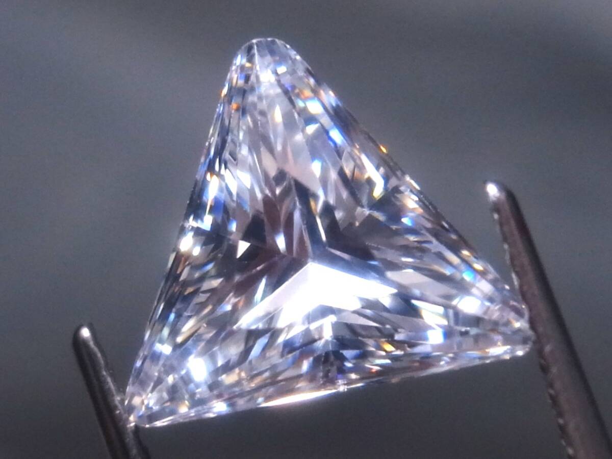 Yahoo!オークション - 5.71ct 10㎜辺 トリリアントカット・5Aランクの...
