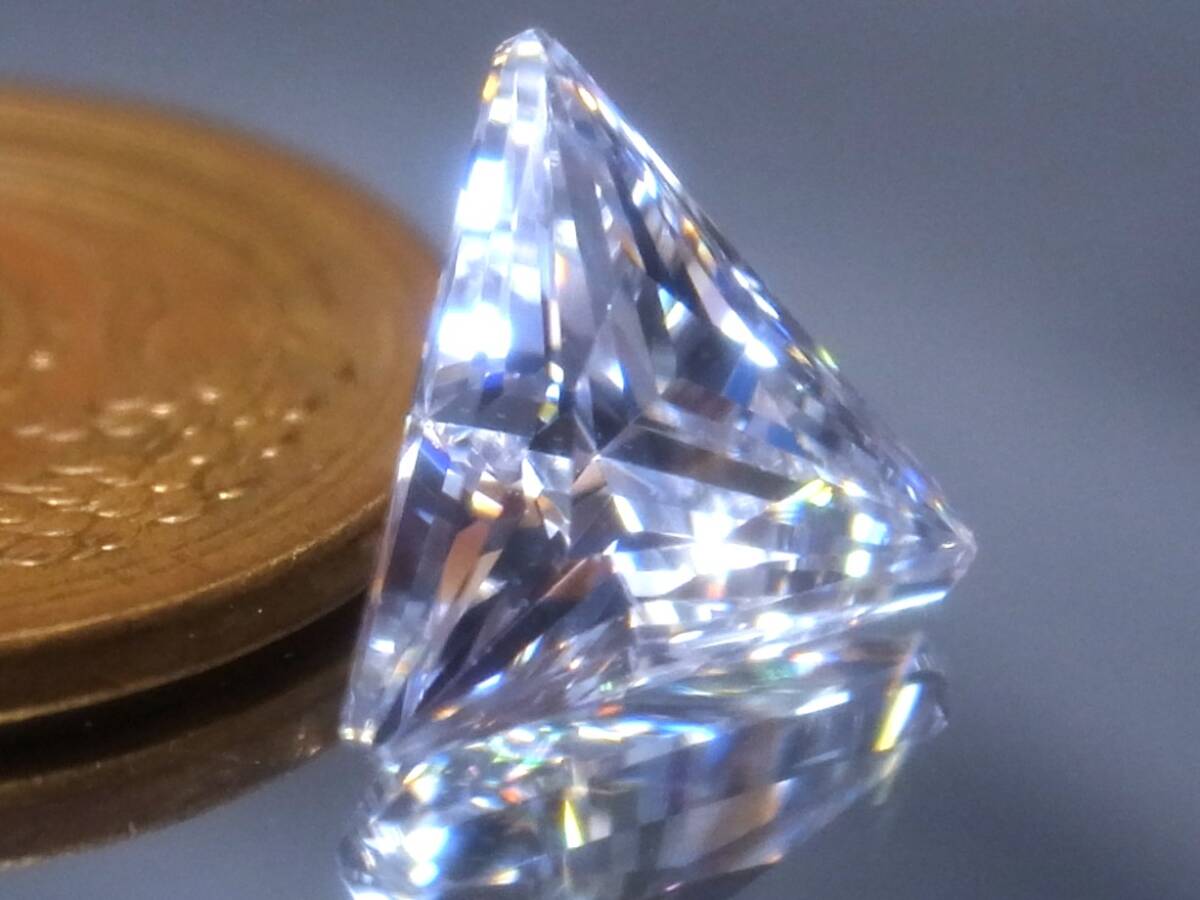 Yahoo!オークション - 5.71ct 10㎜辺 トリリアントカット・5Aランクの...