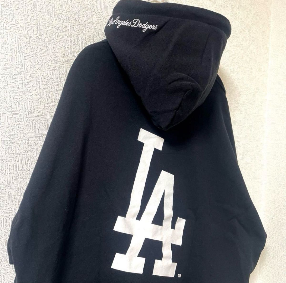 新品 MLB ドジャース パーカー バックロゴ スウェット 刺繍 裏 新品 MLB ドジャース パーカー バックロゴ スウェット 刺繍 裏