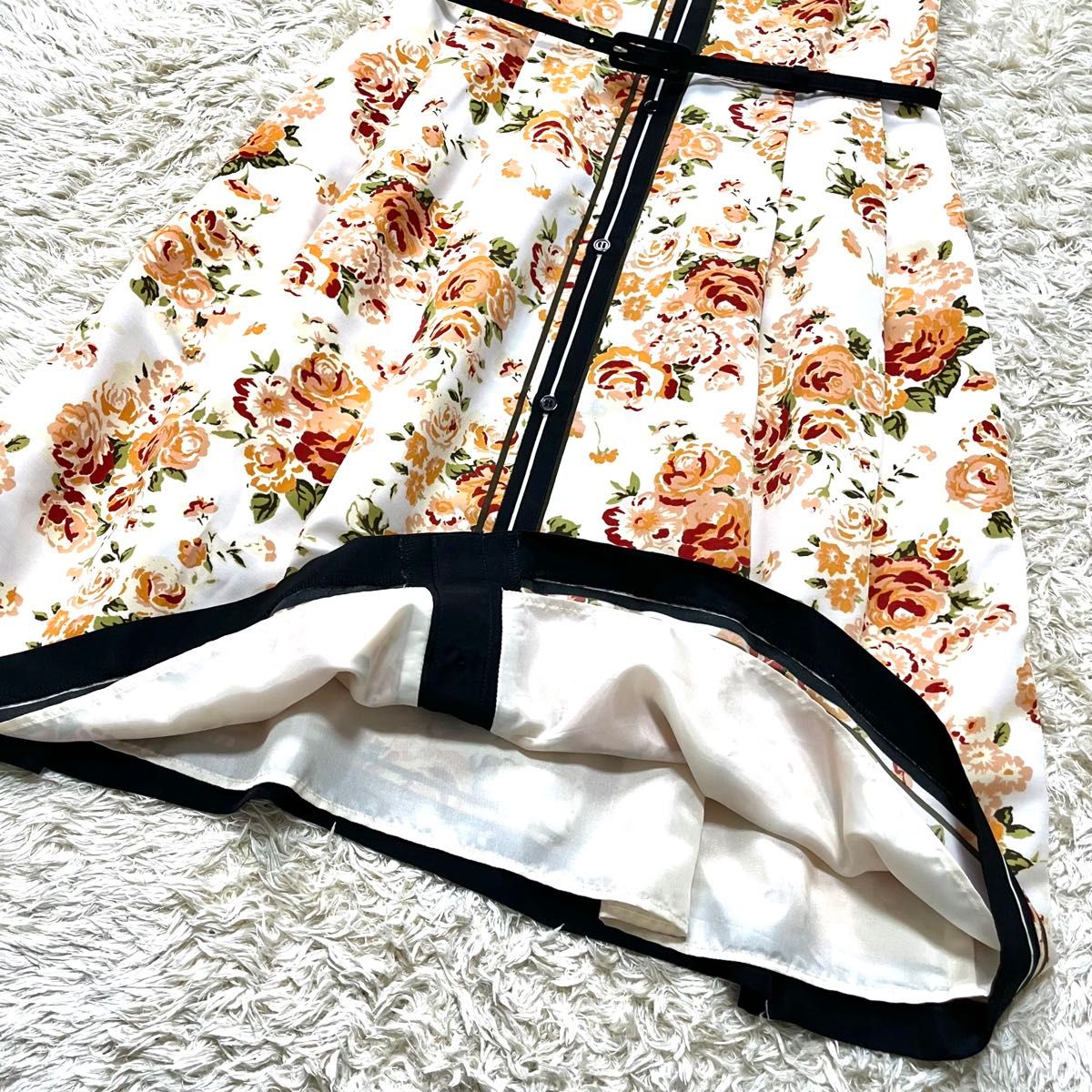 極美品】トッカ 襟付き花柄プリントワンピース ベルト付 Aライン 極美品】トッカ 襟付き花柄プリントワンピース ベルト付 Aライン
