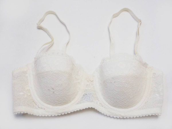 Yahoo!オークション - シャルレ 3/4カップブラジャー（ワイヤー入り）...