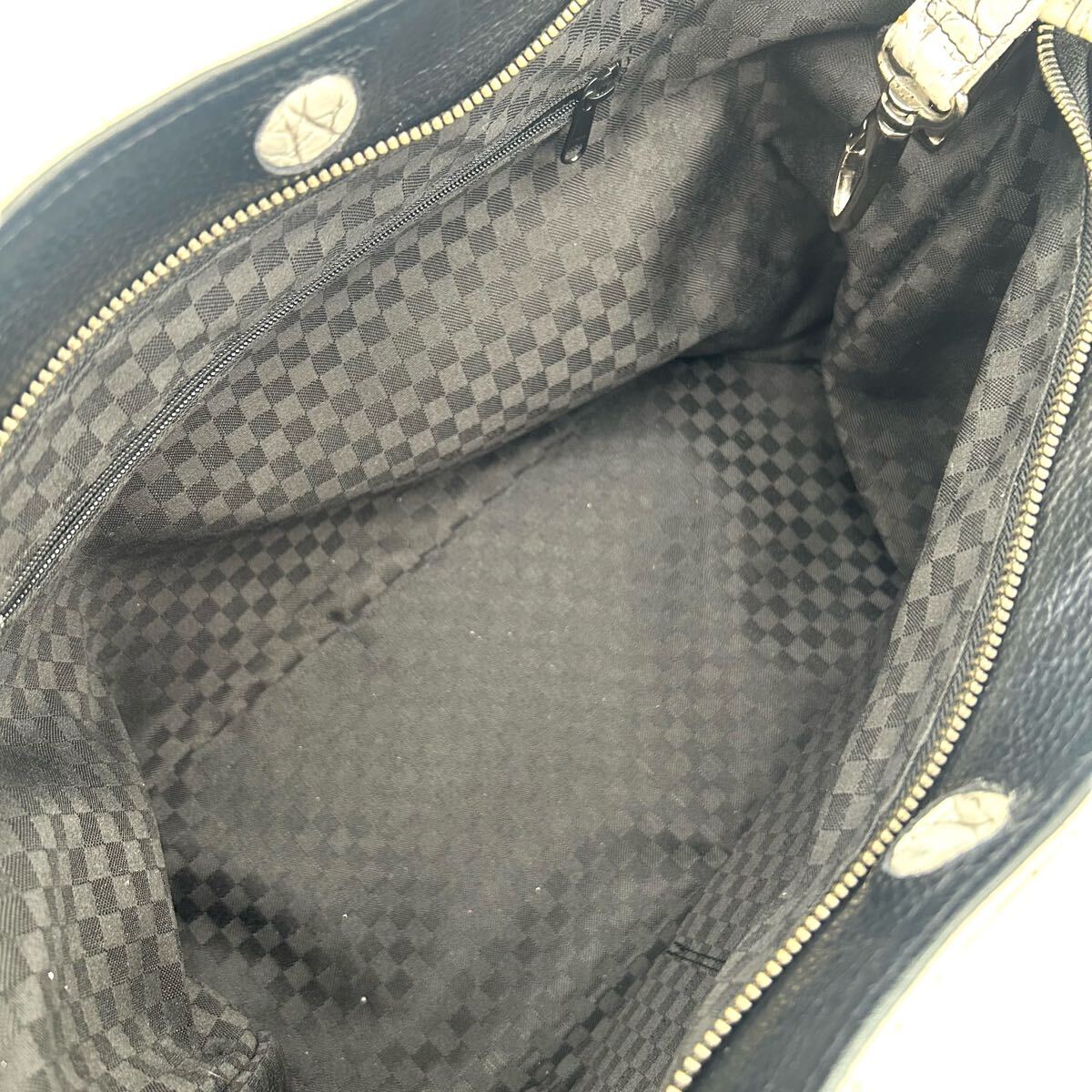 Yahoo!オークション - 【定価80万 美品】JRA 肩掛け 大容量 A4 マット ...