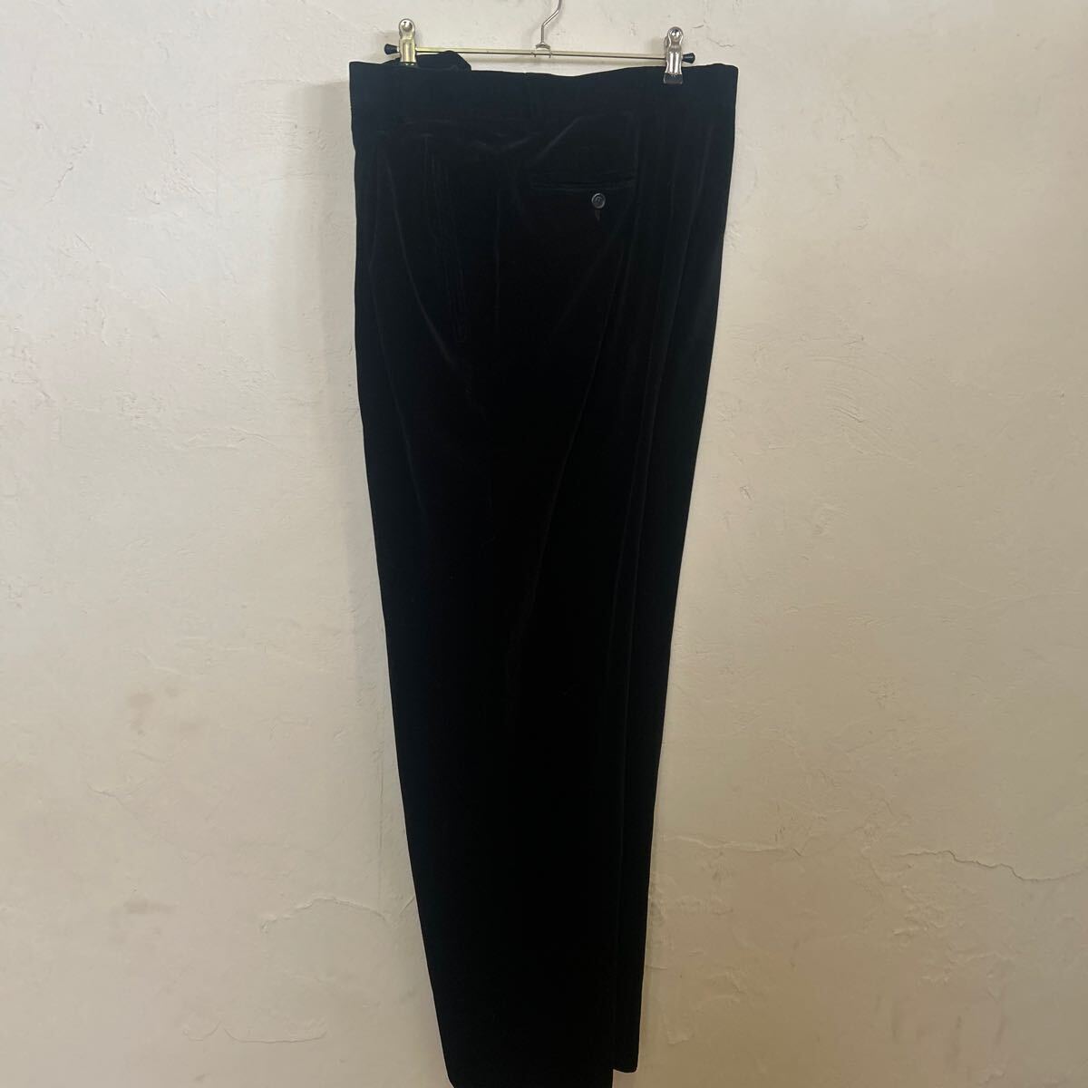 HILTON TIME ワイドベロア トラウザー ブラック イタリア製(Lサイズ)｜売買されたオークション情報、yahooの商品情報をアーカイブ公開 - オークファン（aucfan.com）