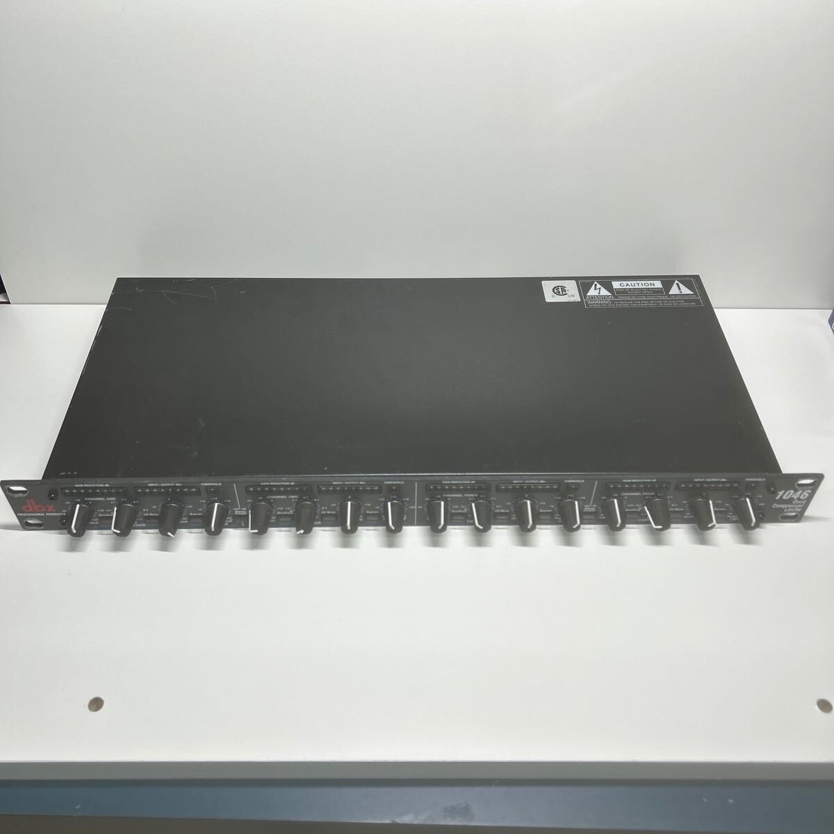 Yahoo!オークション - dbx 1046 4ch コンプレッサー/リミッター 通電現...