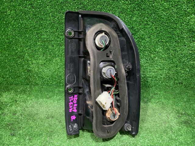 Yahoo!オークション - エスクード LA-TL52W 左テールランプ 35670-65D1...
