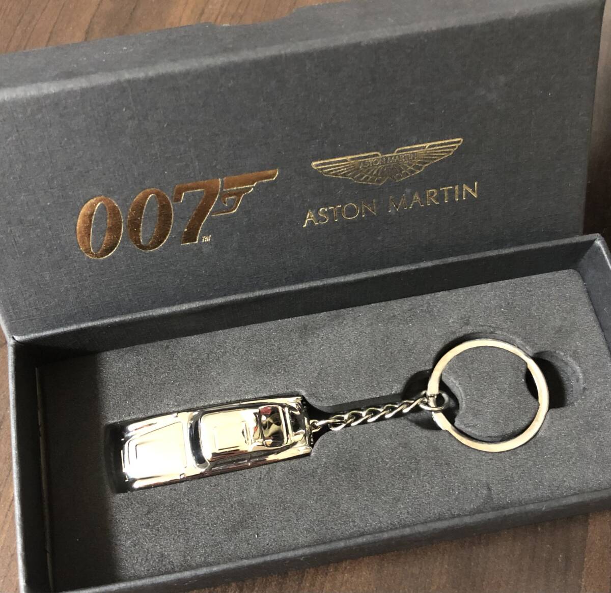 Yahoo!オークション - ASTON MARTIN DB5 KEYCHAIN アストンマーティン ...