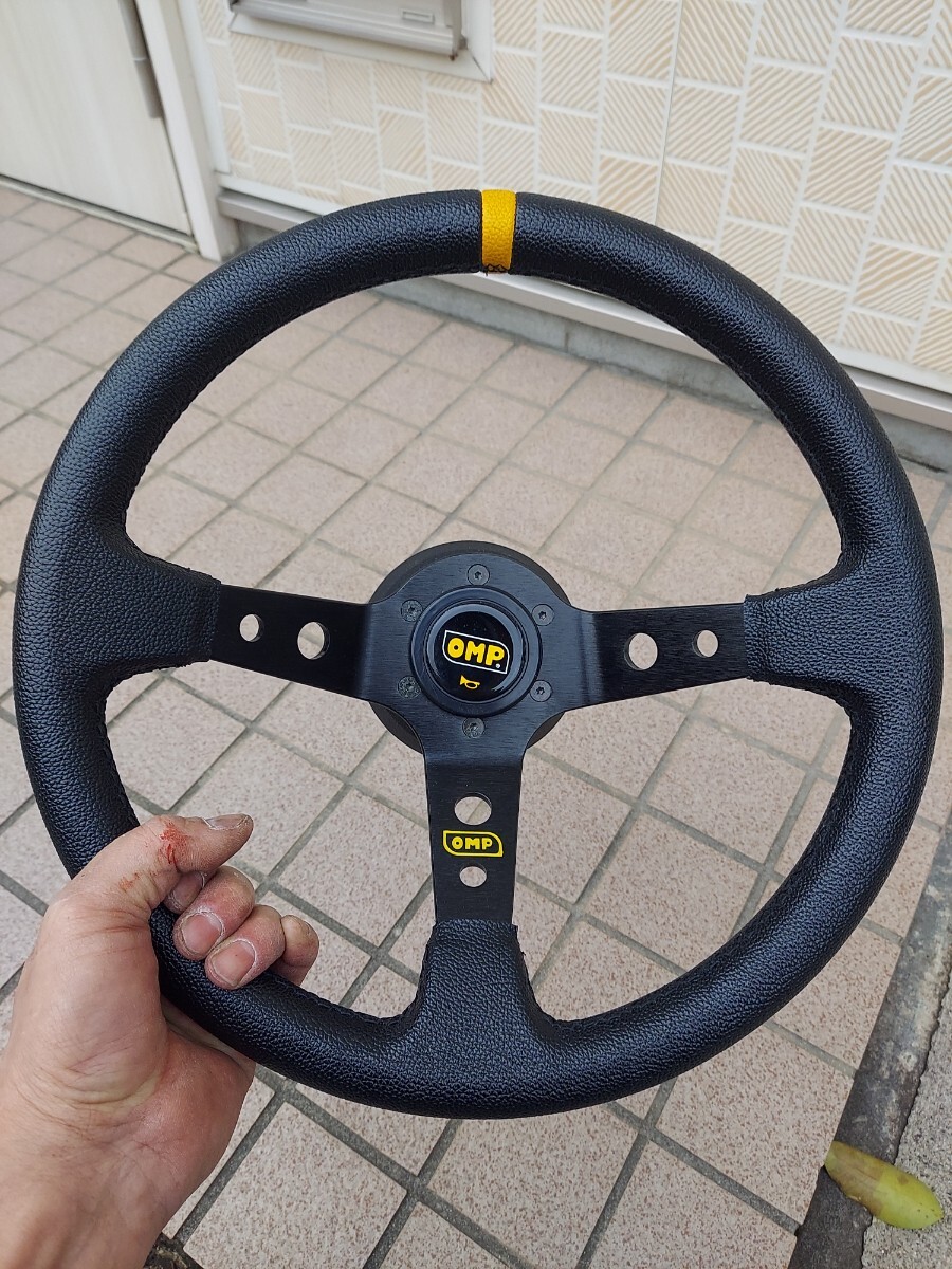 Yahoo!オークション - ディープコーンステアリング OMP MOMO ナルディ