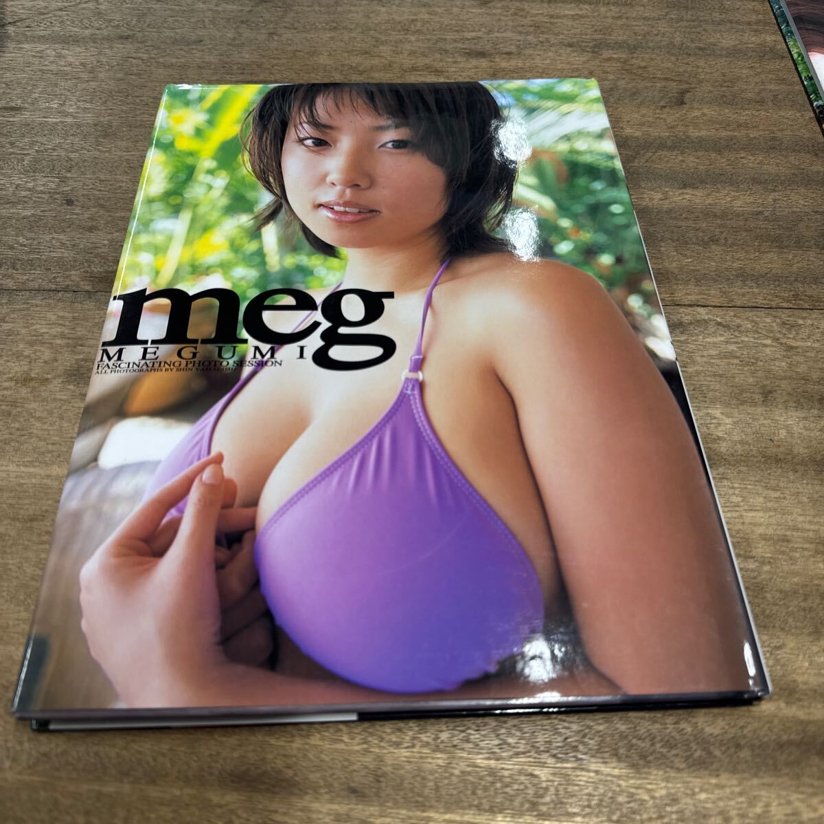 Yahoo!オークション - MEGUMI写真集 『meg』 中古 初版 (アクアハウス)...