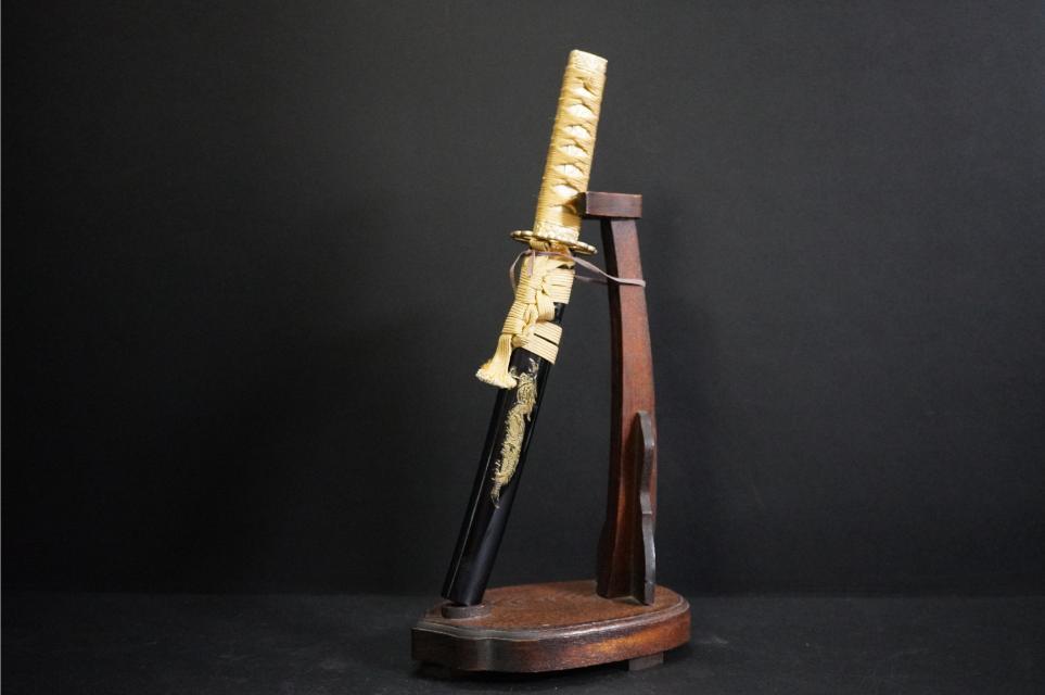 Yahoo!オークション - D5389 短刀 模造刀 立て掛け台付 刀装具