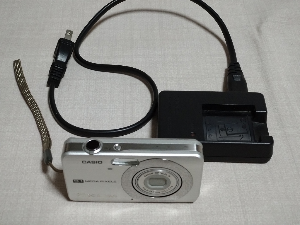 Yahoo!オークション - CASIO EXILIM EX-Z85 コンパクトデジタルカメラ