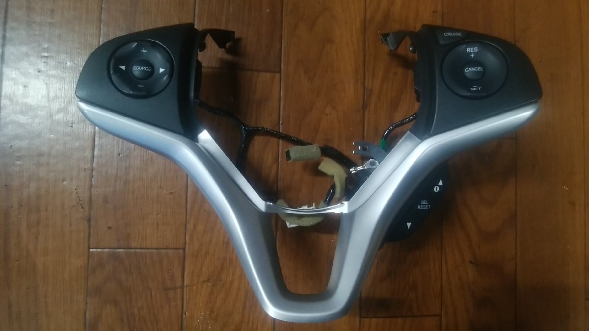 Yahoo!オークション - U#129 フィットHV DAA-GP5 2014年 純正ステアリ...