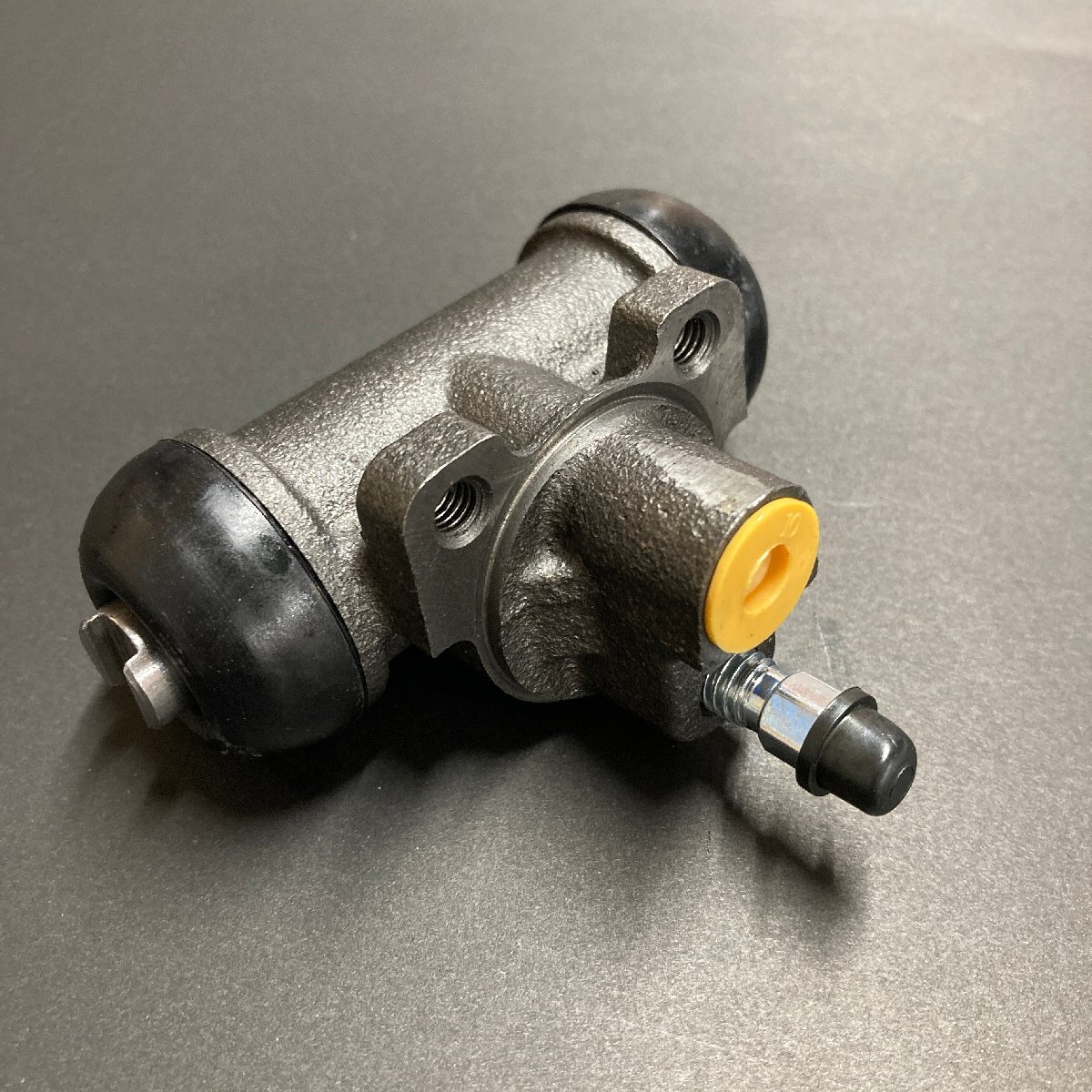 Yahoo!オークション - 社外 新品 47550-08010 相当 リアホイール シリ...