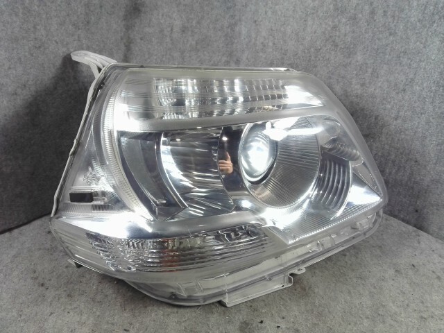 Yahoo!オークション - シエンタ DBA-NCP81G ヘッドランプ 右 DICE 3R9 ...