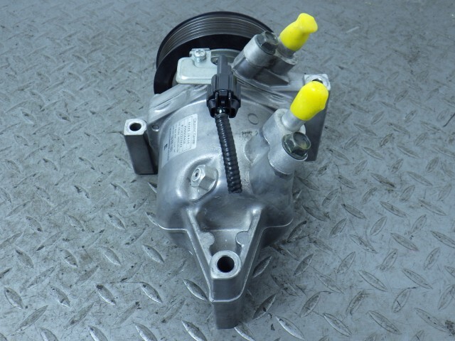 Yahoo!オークション - キューブ Z12 エアコン コンプレッサー 92600-1K...