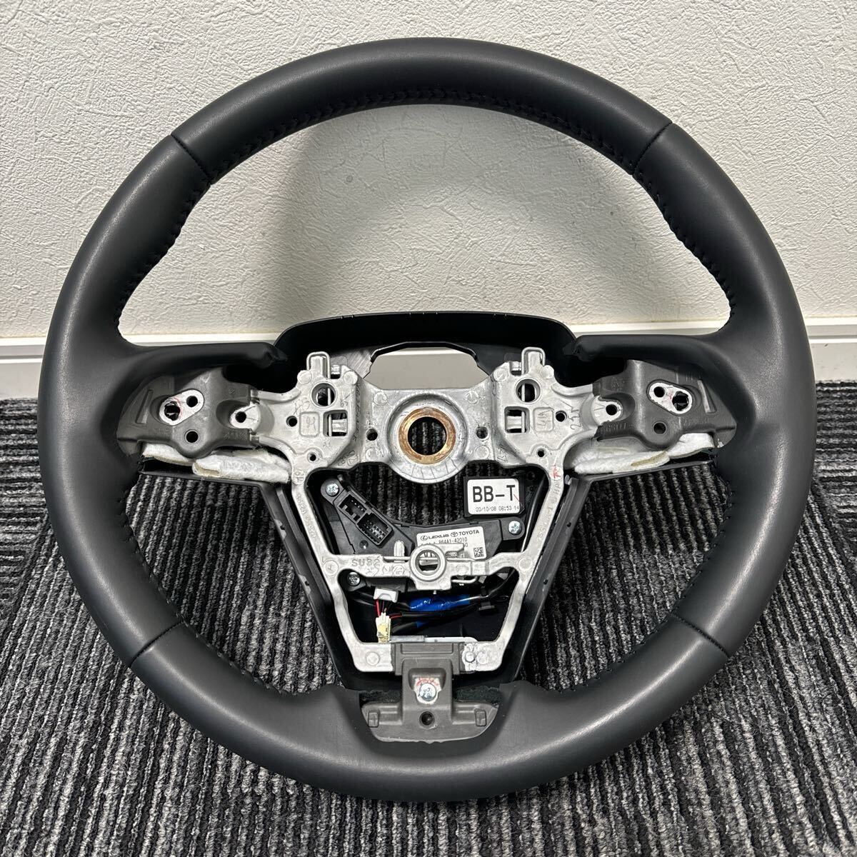 Yahoo!オークション - 新品外し 超美品 80系 ハリアー 純正 レザー ス...