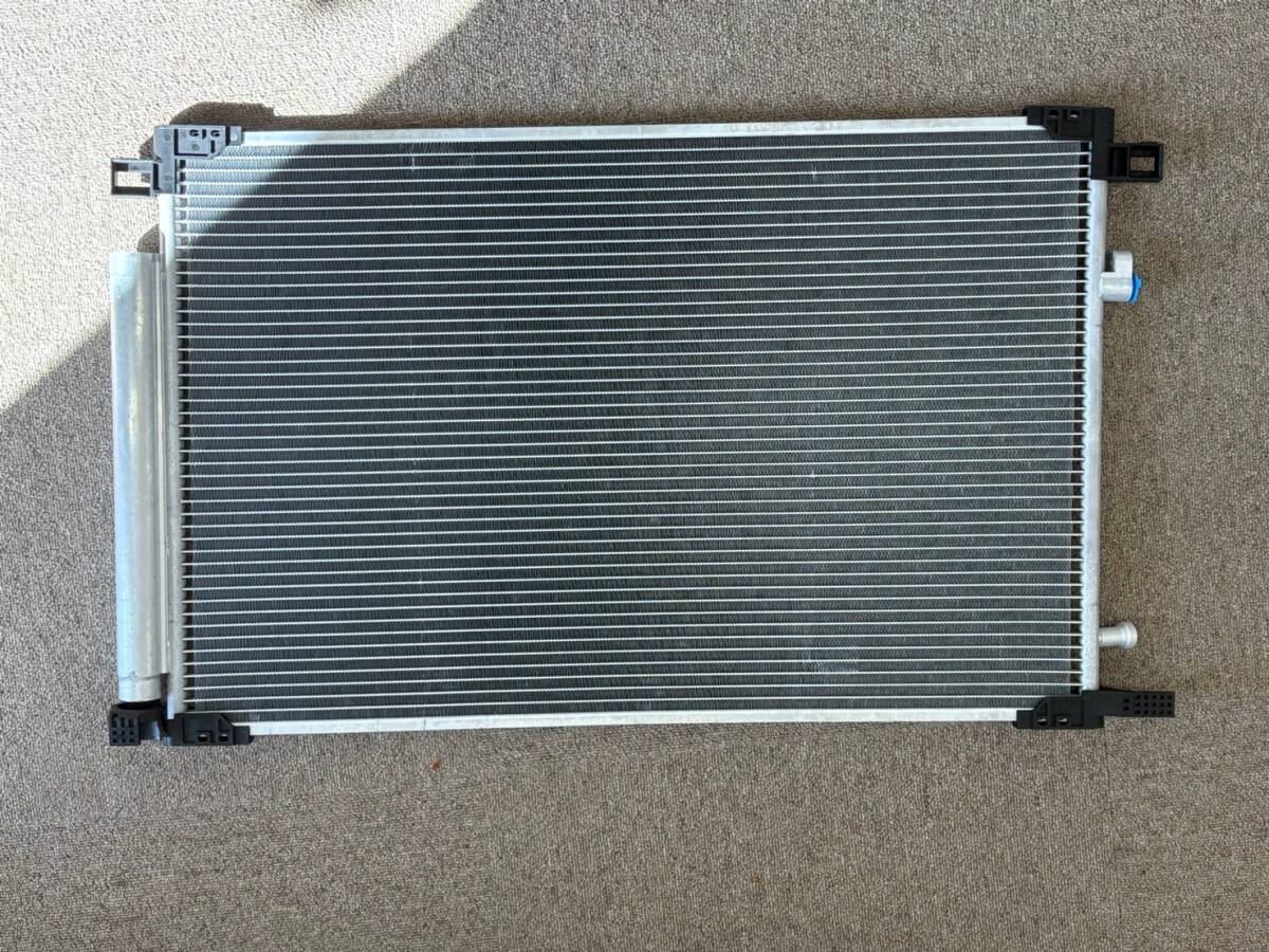 Yahoo!オークション - MZRA90 ヴォクシー ノア 社外新品 コンデンサー ...