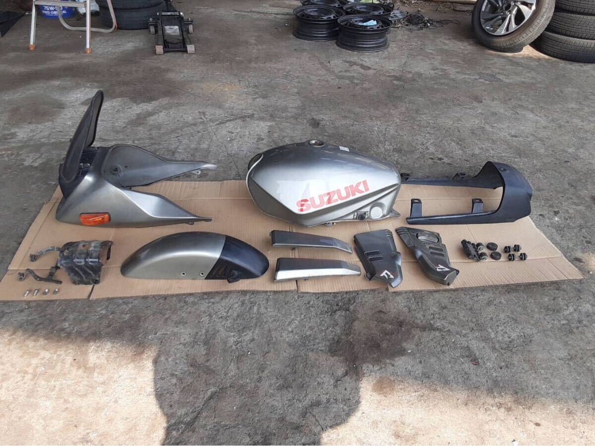 Yahoo!オークション - GSX-750S 刀 2型 外装セット 中古