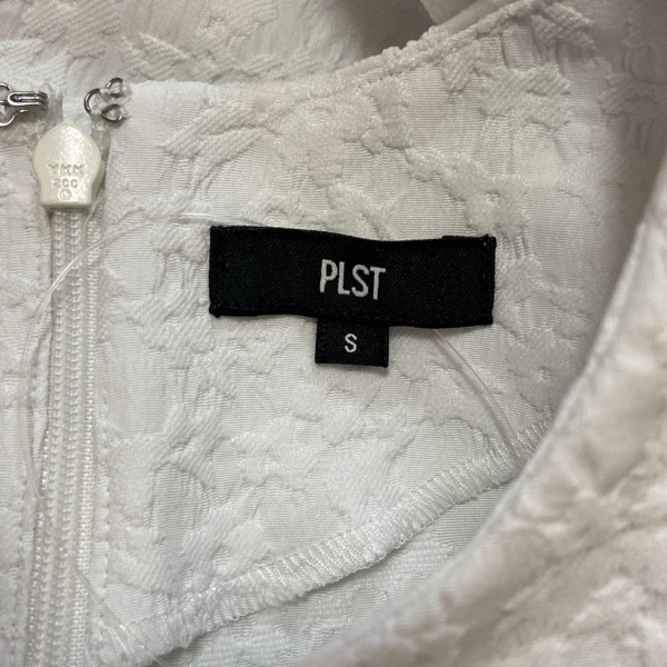 Yahoo!オークション - プラステ PLS+T(PLST) チュニック サイズS - 白 ...