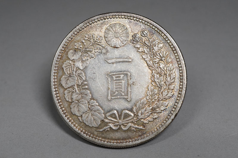 Yahoo!オークション - 1円~【e362】1円銀貨 一圓銀貨 明治16年/十六年 ...