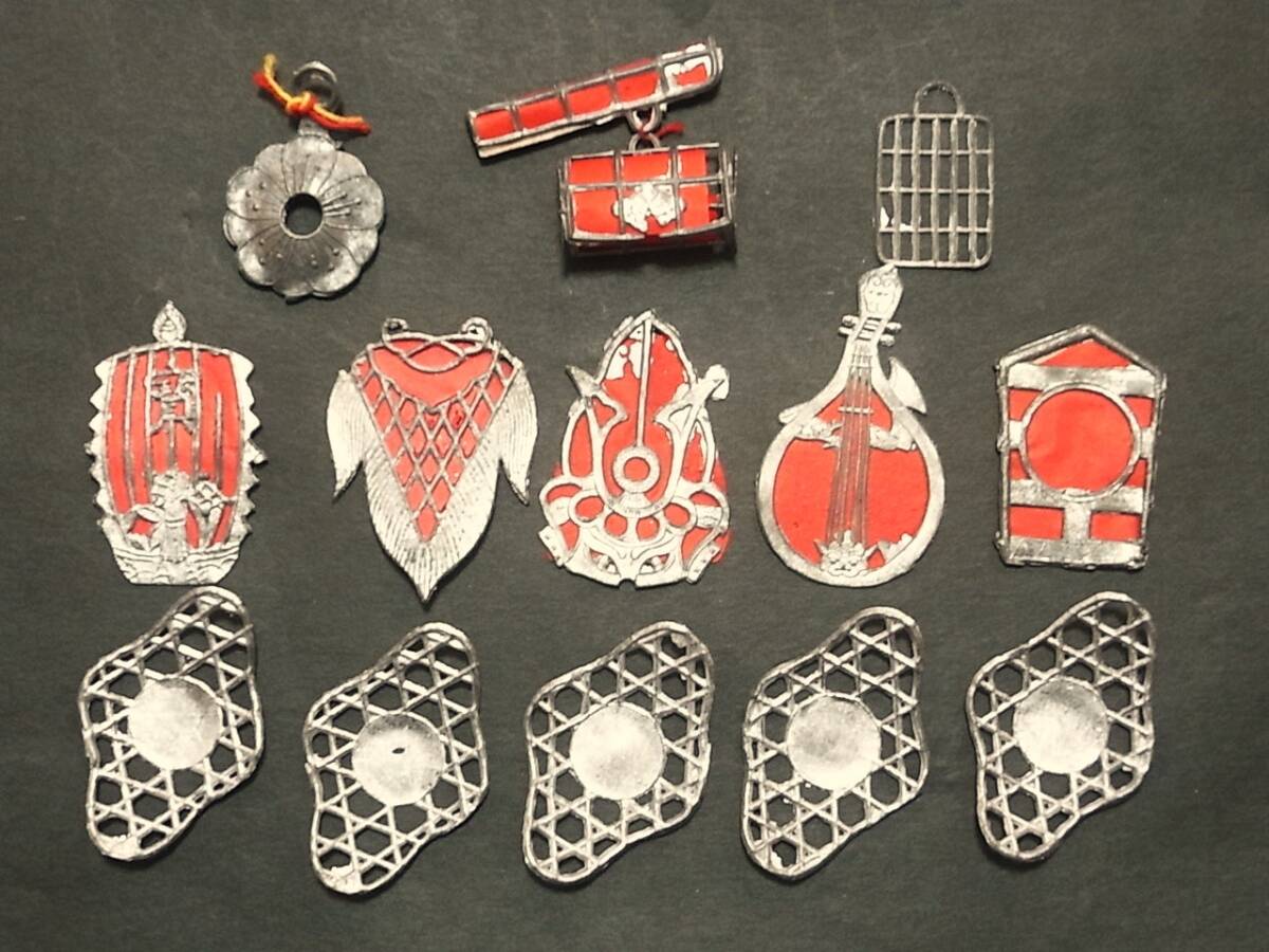 明治時代 アンチモニー製玩具 13個 ままごと遊び胴乱甲冑宝船楽器茶托他戦前おもちゃ面子アンティーク(その他)｜売買されたオークション情報、yahooの商品情報をアーカイブ公開 ...