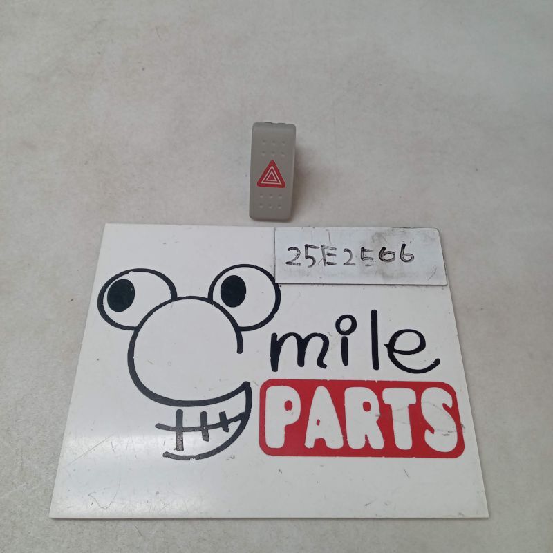 Yahoo!オークション - HA35S アルト 純正 ハザードスイッチ 1A...