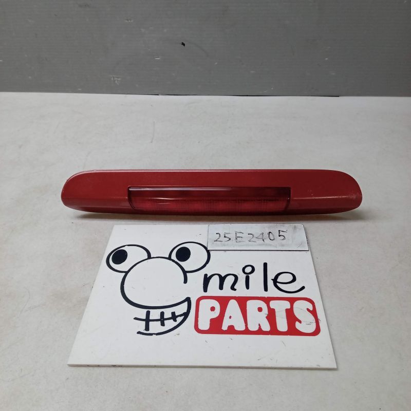 Yahoo!オークション - NC11／C11 ティーダ 純正 ハイマウントラ...