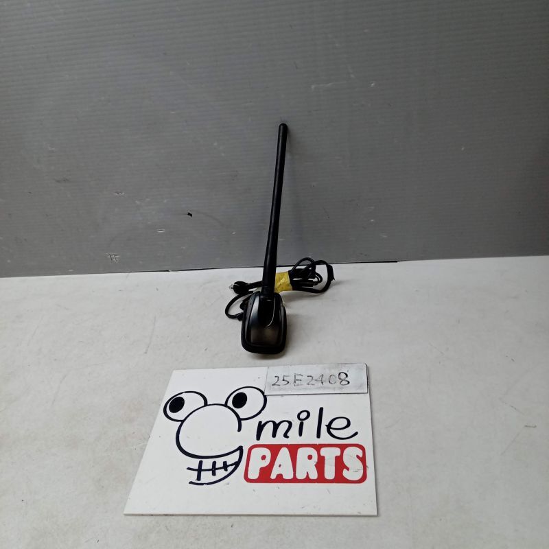 Yahoo!オークション - NC11／C11 ティーダ 純正 アンテナ 1A...