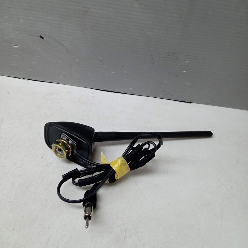 Yahoo!オークション - NC11／C11 ティーダ 純正 アンテナ 1A...