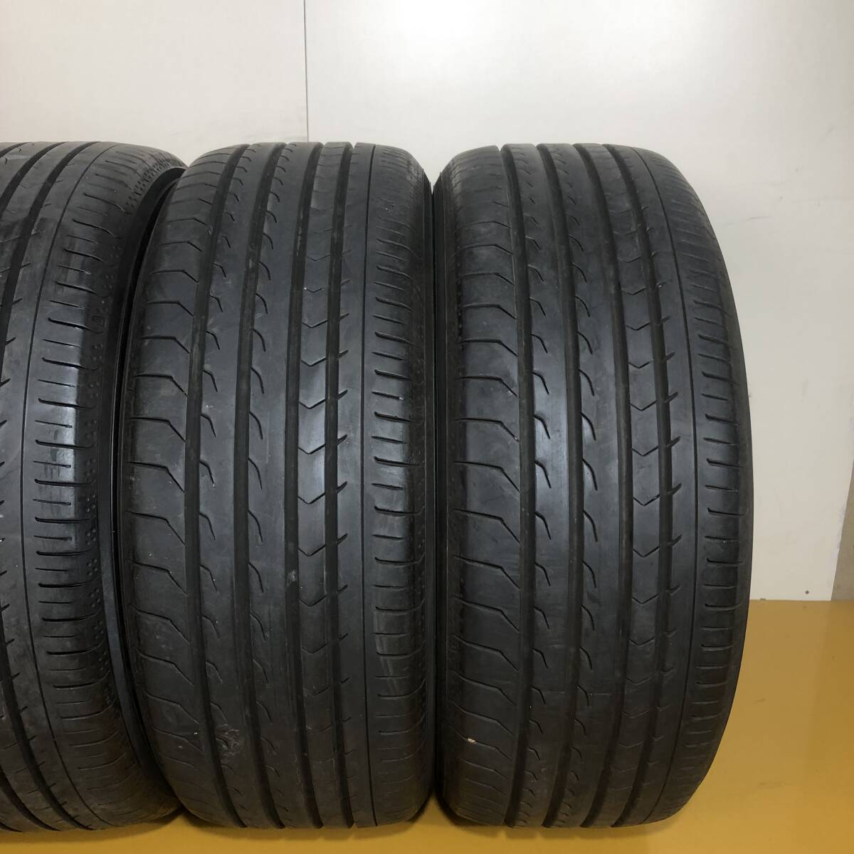 Yahoo!オークション - YOKOHAMA 225/50R18 95V BluEarth-RV RV03 ヨコ...