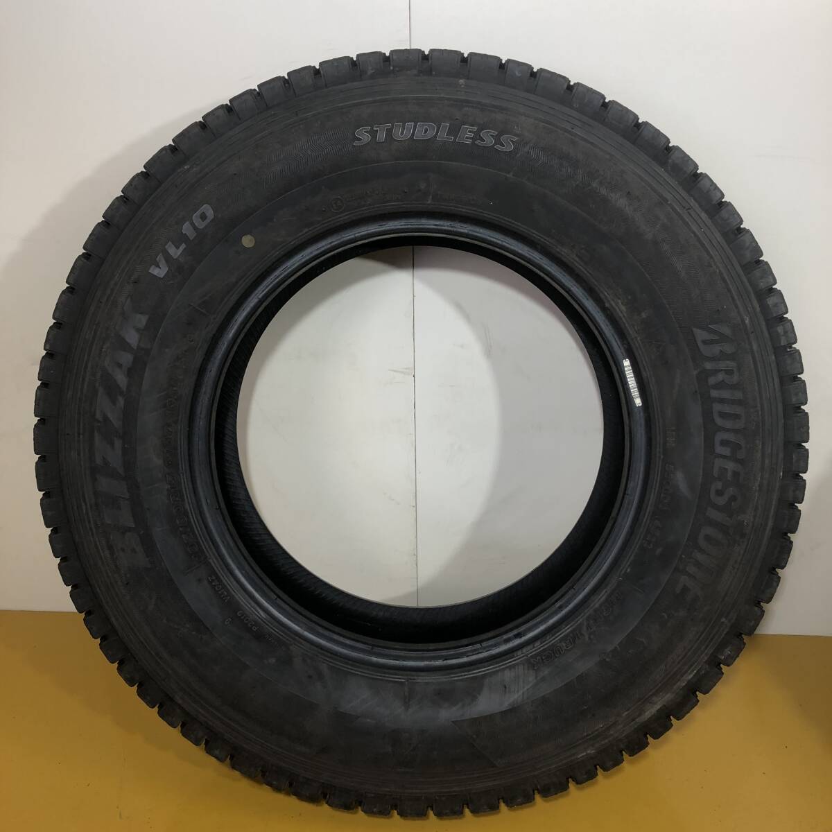 Yahoo!オークション - BRIDGESTONE 195/80R15 107/105N BLIZZAK VL10 ...