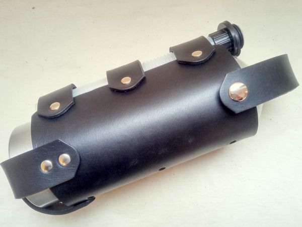 Yahoo!オークション - メルテックFK-06(1L携行缶)＆レザーホルダーセッ...