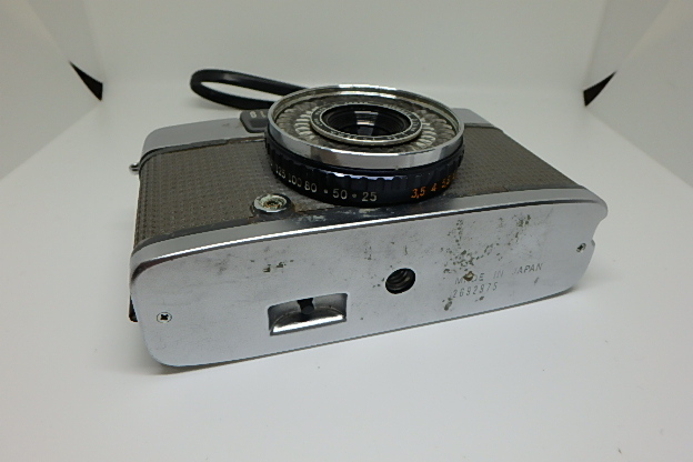 ジャンク Olympus Pen EE2 オリンパス ペン EE2(コンパクトカメラ)｜売買されたオークション情報、yahooの商品情報をアーカイブ公開 - オークファン（aucfan.com）