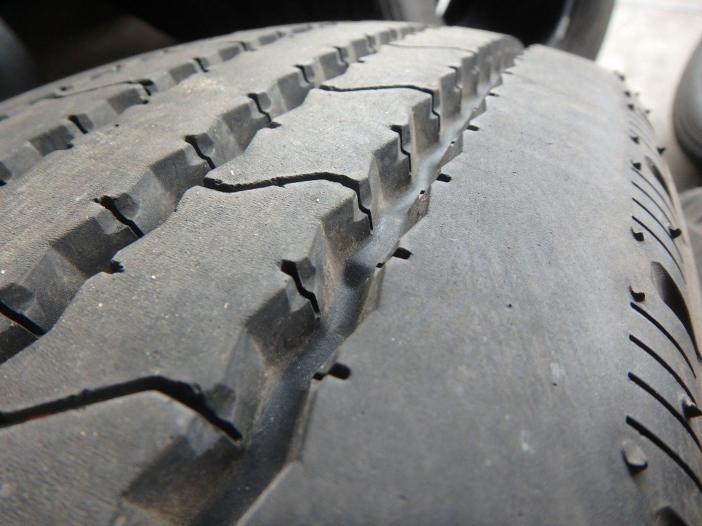 Yahoo!オークション - Y24 2024年製 送料無料【205/75R16 113/111】ヨ...