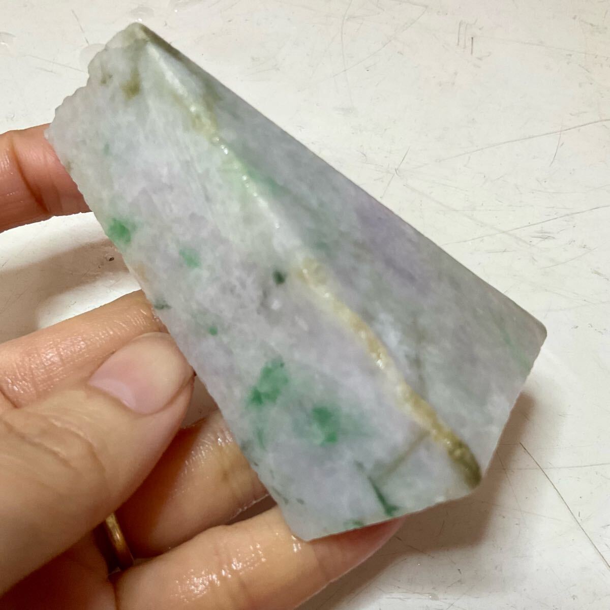 ミャンマー産天然本翡翠原石4pcロットトータル546g[JADEITE ミャンマー産天然本翡翠原石4pcロットトータル546g[JADEITE
