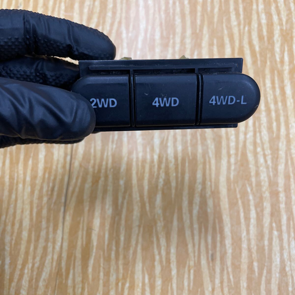 Yahoo!オークション - 4WD切替スイッチ トランスファースイッチ ジムニ...