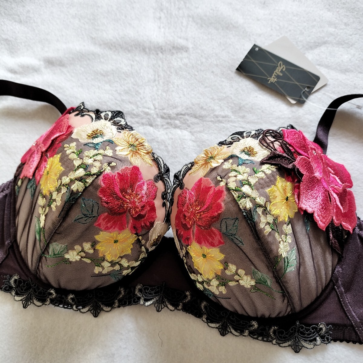 Yahoo!オークション - wacoal サルート 93 ブラ F80 新品 タグ半分