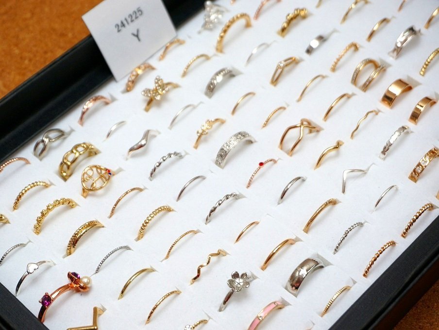 Yahoo!オークション - Ny4 おまとめて大量 昭和レトロ 細身指輪 100点 ...