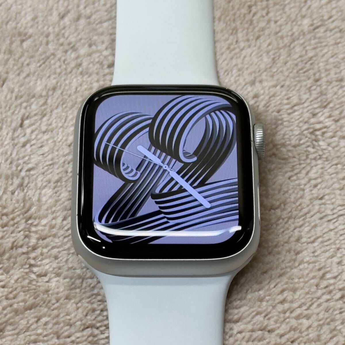 Yahoo!オークション - 即決 BT98％ Apple Watch SE2 44mm シルバーア...
