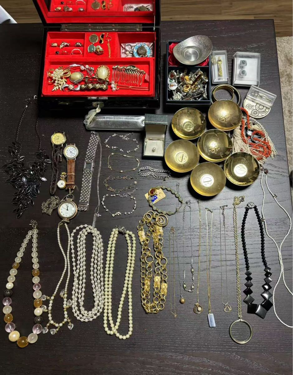 1円〜 家屋整理品 遺品整理品 ゴールドカラー アクセサリー ネックレス ブローチ 色石 リング 翡翠 イヤリング 24kGP 18k など(ネックレス、ペンダント)｜売買されたオークション ...