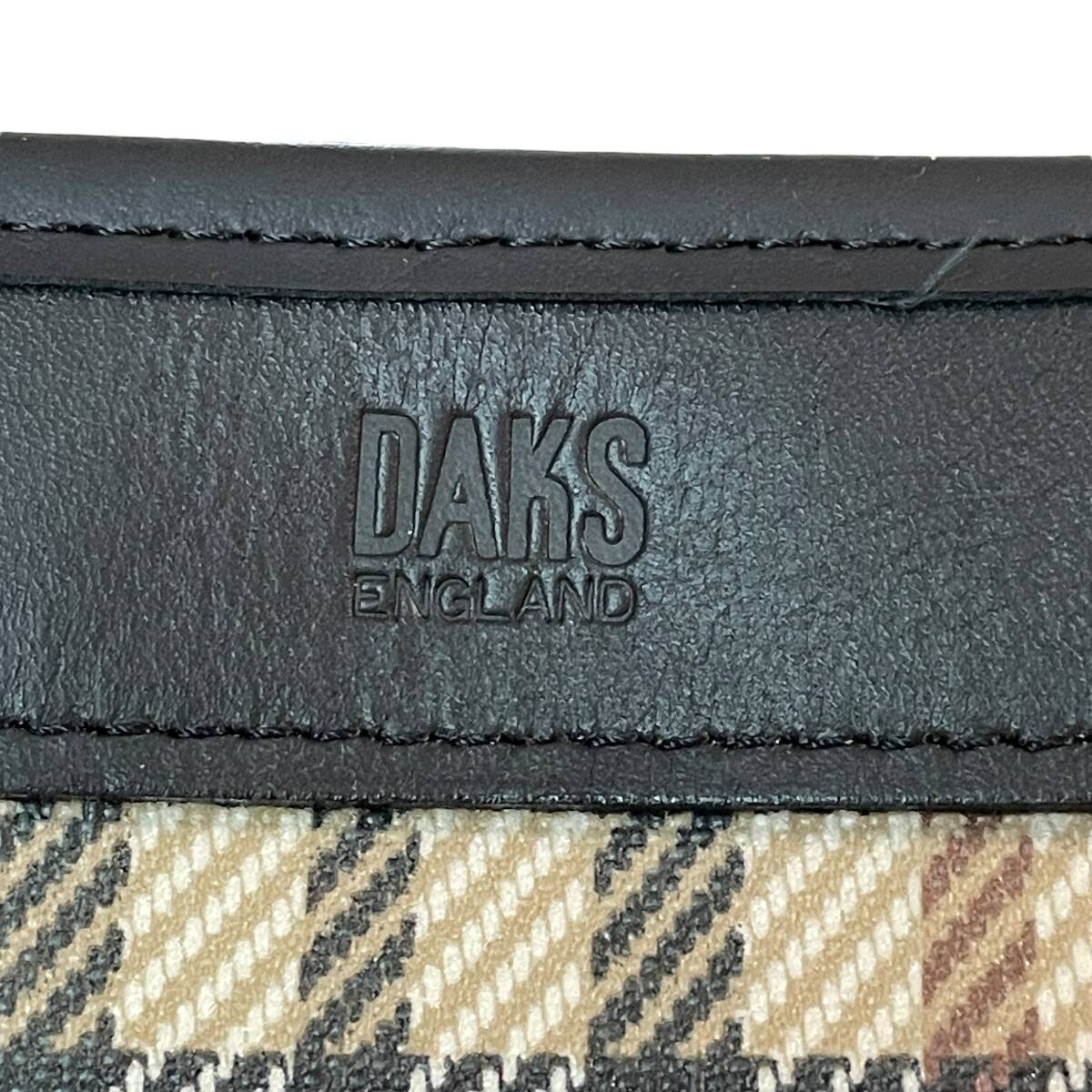 Yahoo!オークション - 1円〜 人気モデル DAKS ダックス PVC レザー ロ...