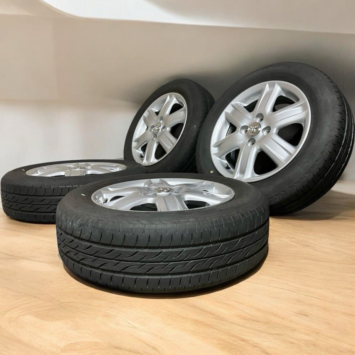 Yahoo!オークション - 2022年製BRIDGESTONE付 iQ 175/65R15 5J+45 4穴 ...