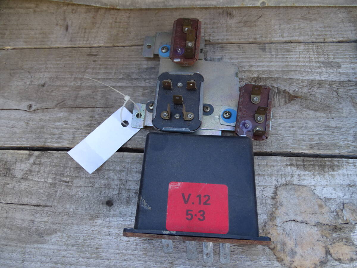 Yahoo!オークション - 90年ダイムラー/ダブル-6/E-DLW/トランク内-リレ...