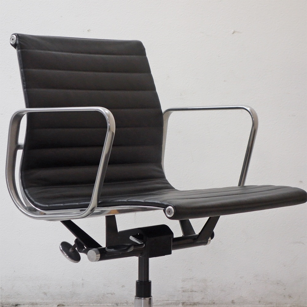 ○ ハーマンミラー Herman Miller イームズアルミナムグループ ○ ハーマンミラー Herman Miller イームズアルミナムグループ
