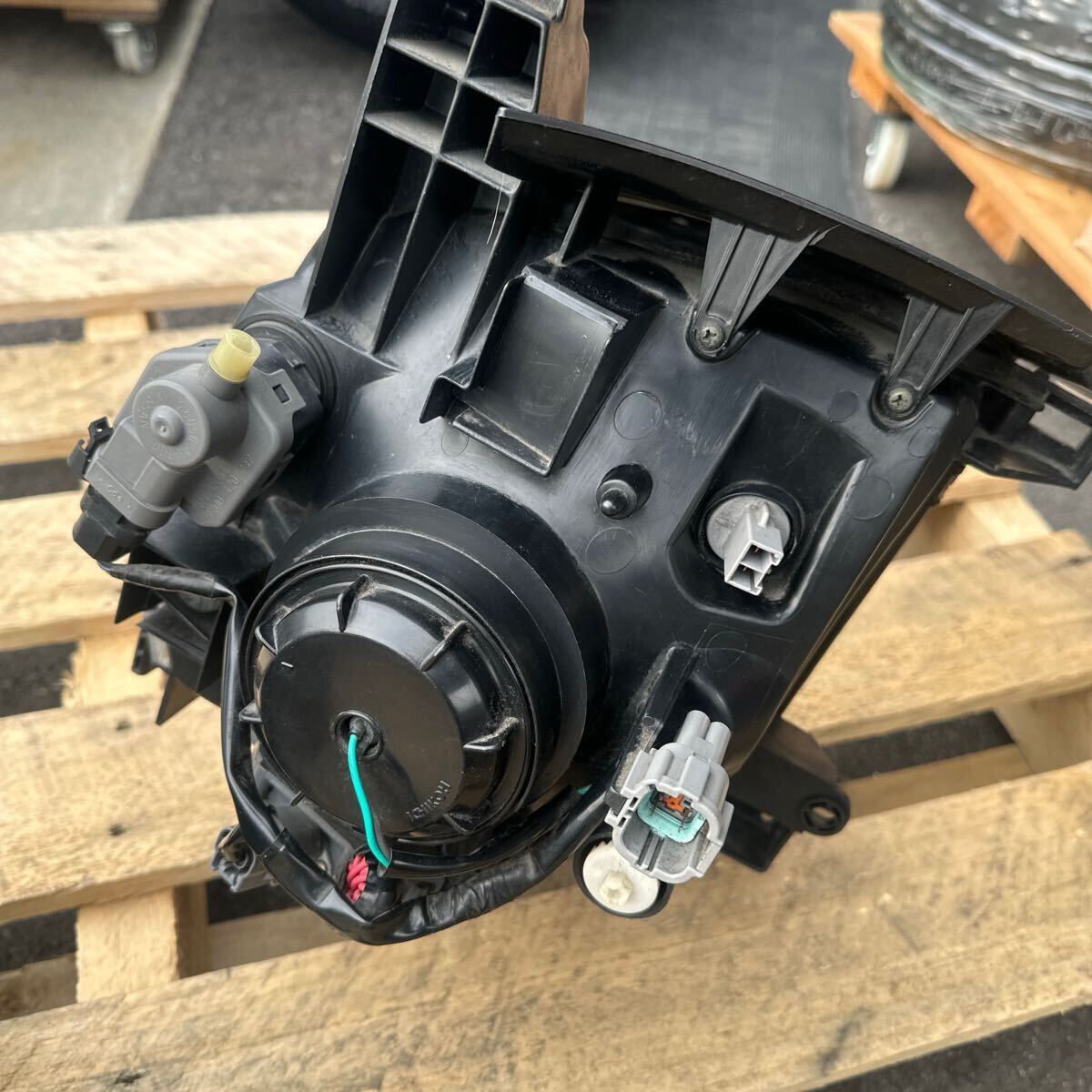 Yahoo!オークション - 日産 キューブ BZ11 YZ11 Z11 キセノン HID ヘッ...