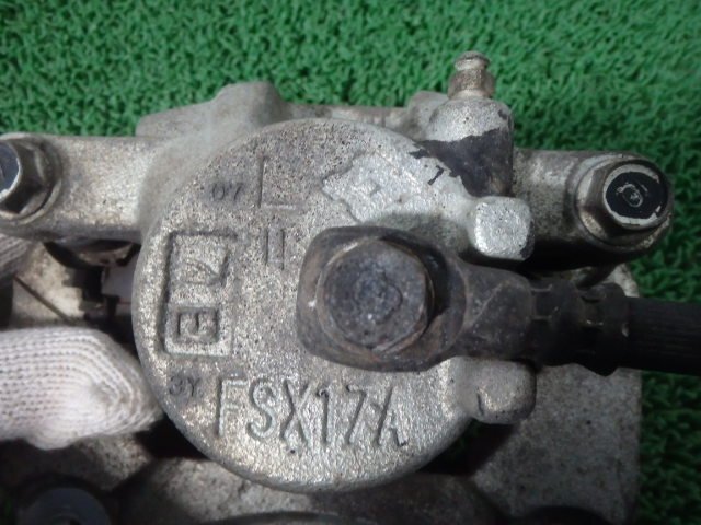 Yahoo!オークション - パジェロイオ H77W H19/3 左フロントキャリパー...