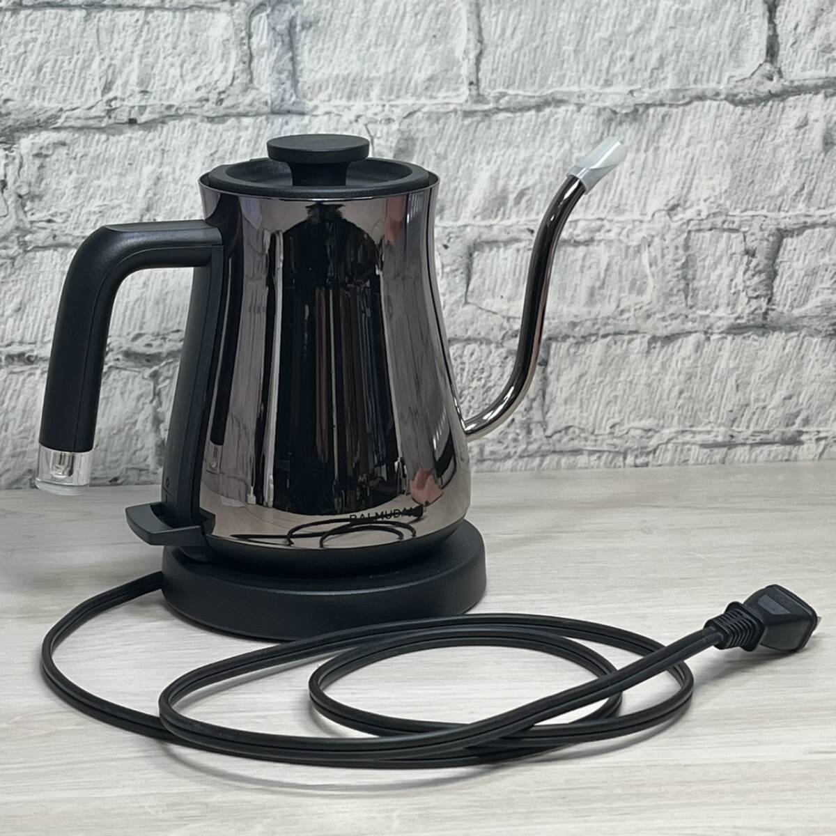 日本代購代標第一品牌【樂淘letao】－【YH-1618】中古品 BALMUDA バルミューダ 電気ケトル The Pot K02A-CR (クローム) 0.6L 通電確認済