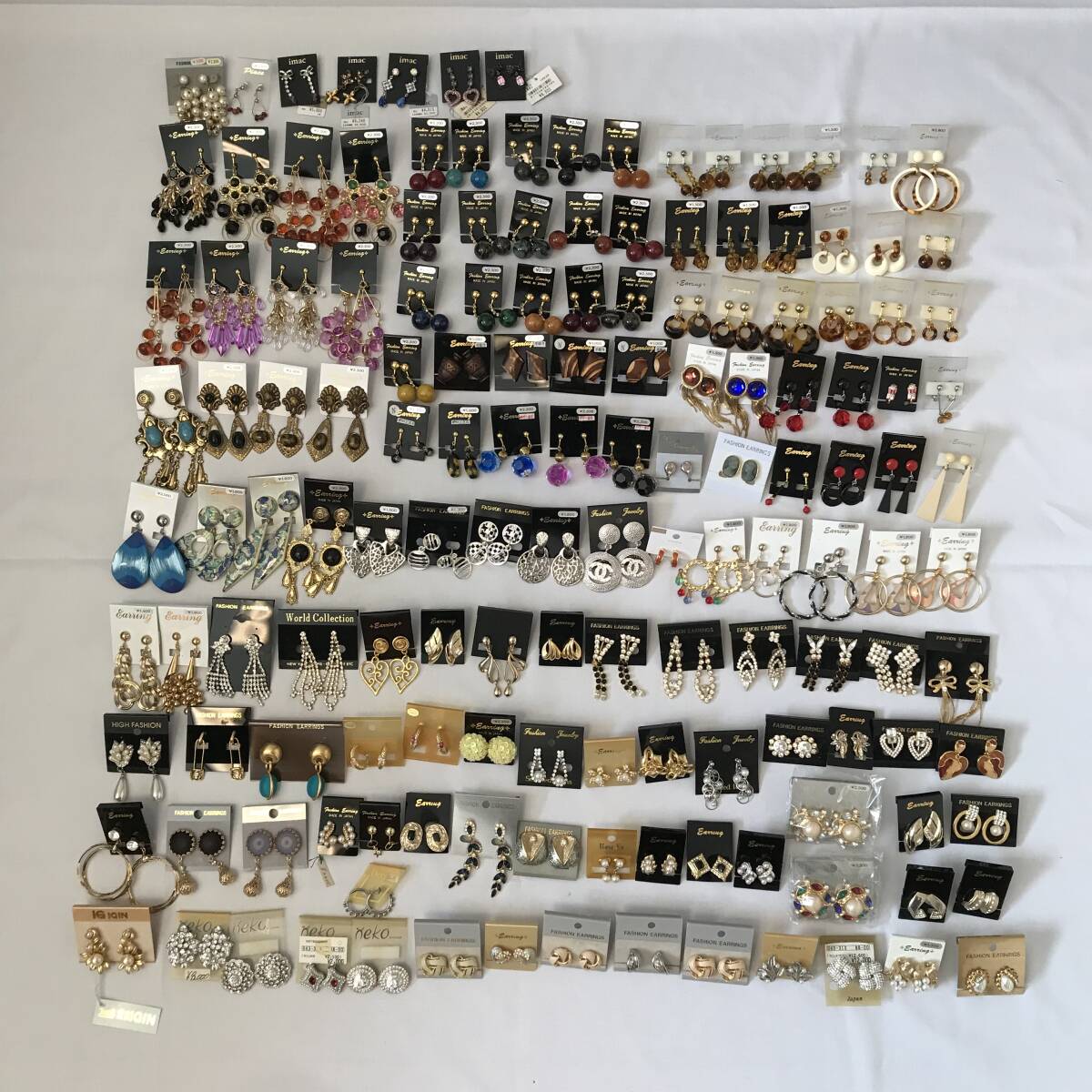 Yahoo!オークション - タグ付き 150個 1.7kg (1747g) イヤリング 143個...