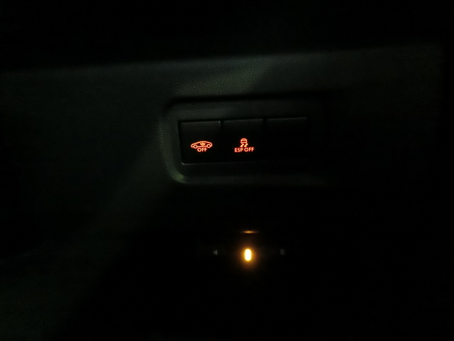 Yahoo!オークション - シトロエン DS3・A5C5F01 2013年式・各種スイッ...